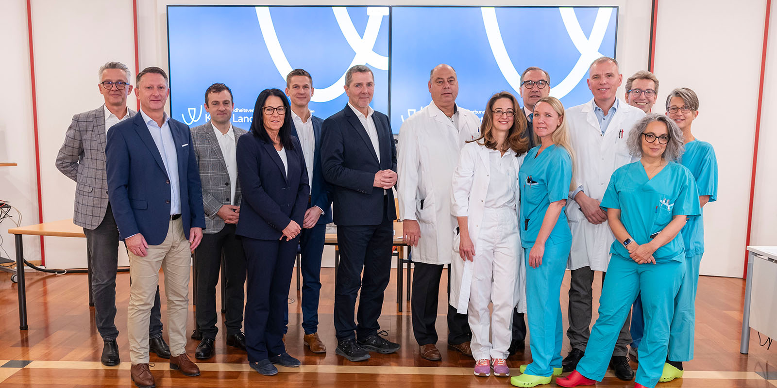 Klinik Landstraße präsentiert neuen OP-Roboter und modernisierten ...